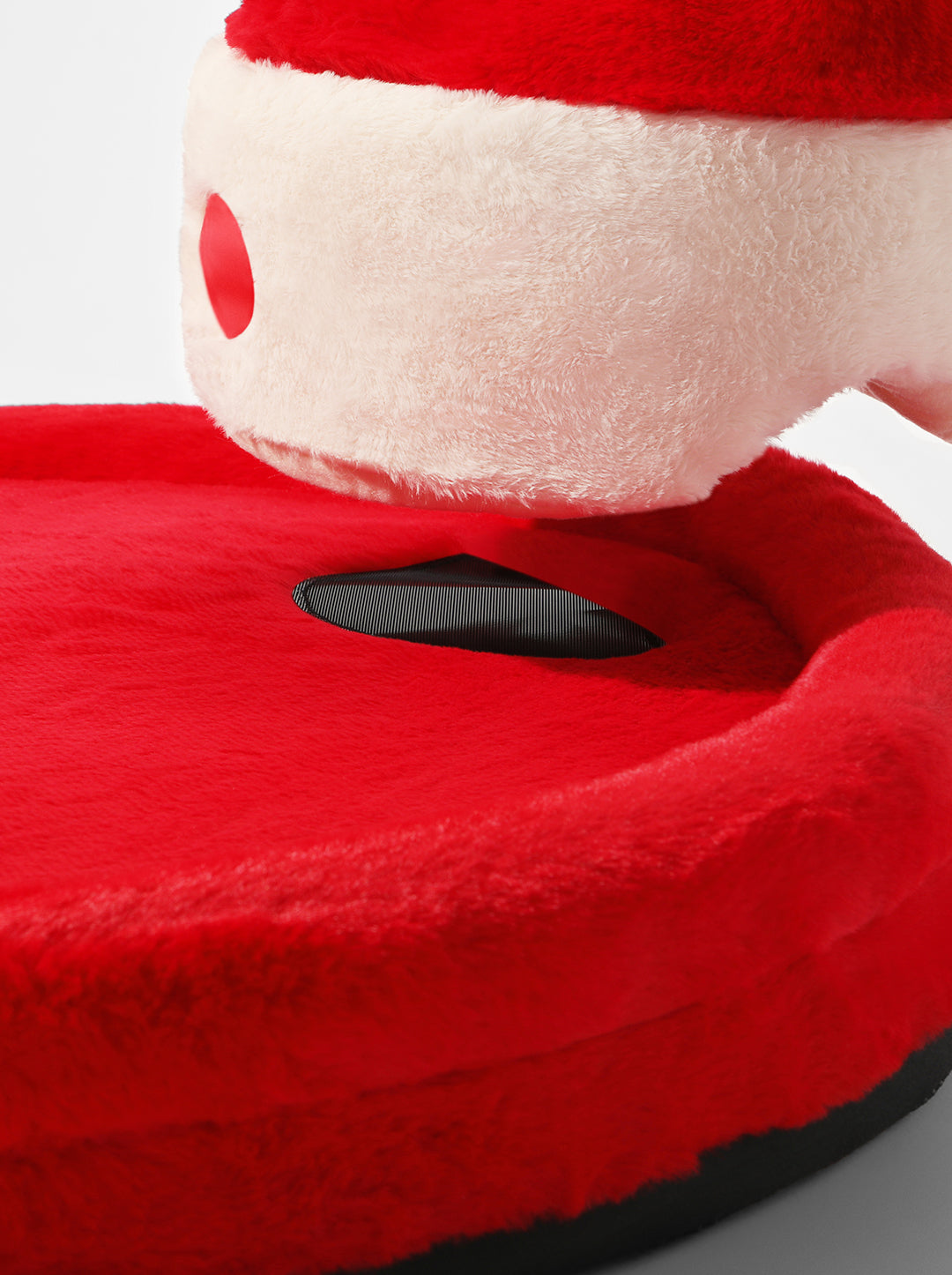 Shop VETRESKA | Santa Paws Cushion